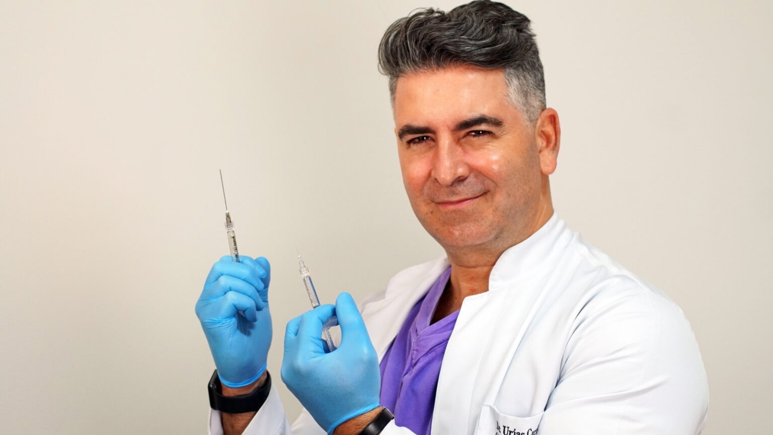 Cirurgião Plástico, Dr. Urias Carrijo recebe o primeiro equipamento no Brasil com inteligência ...