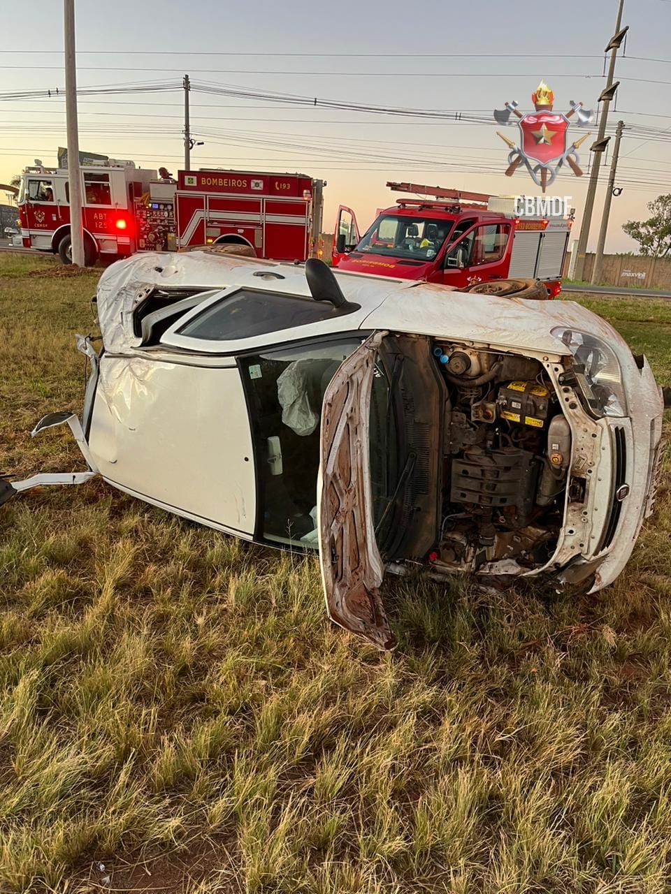 Capotamento de veículo na BR 060 deixa três feridos | Jornal de Brasília