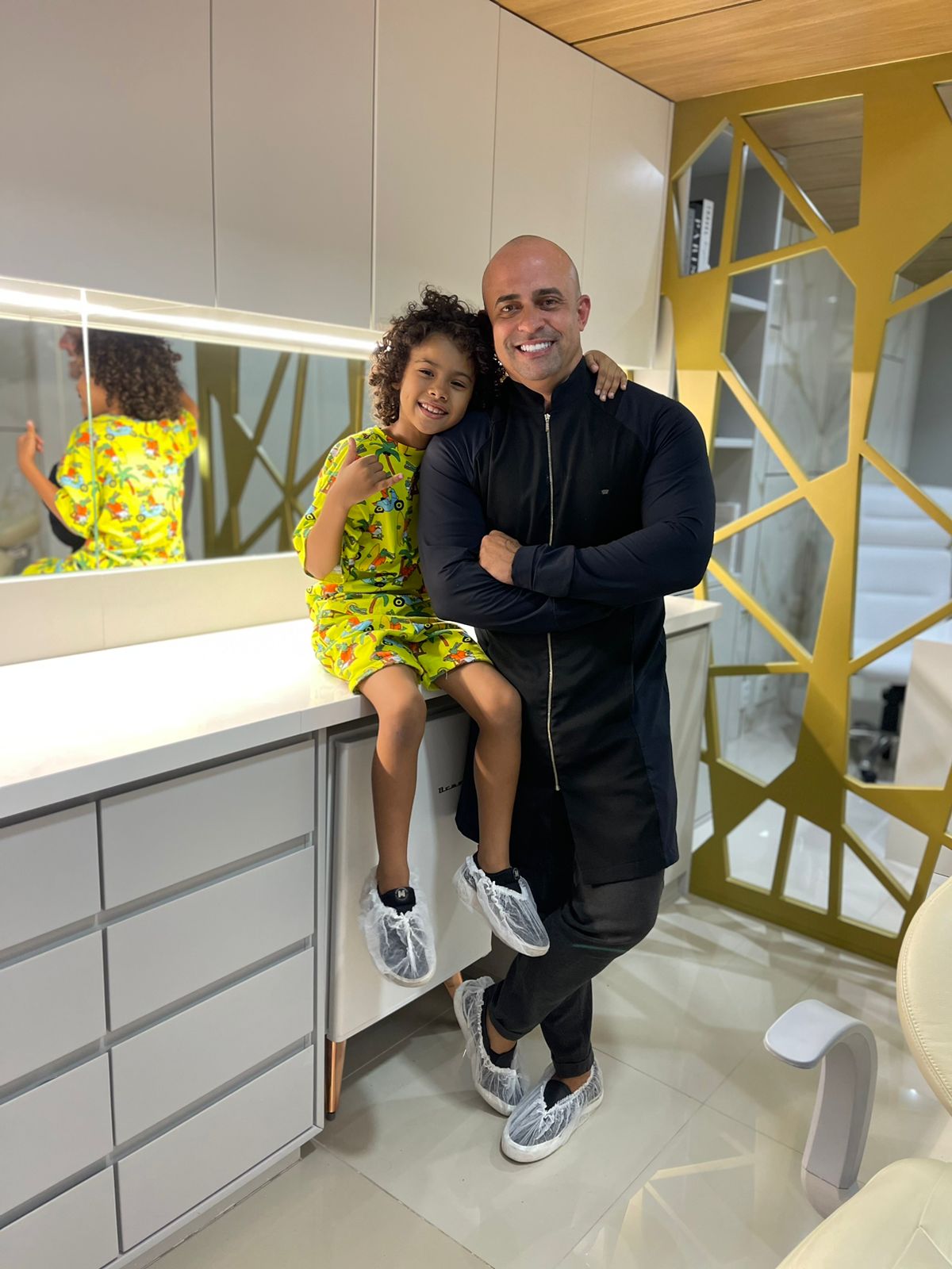 Dr. Rody, um dos dentistas mais famosos do Brasil é procurado por atores após estreia em novela ...