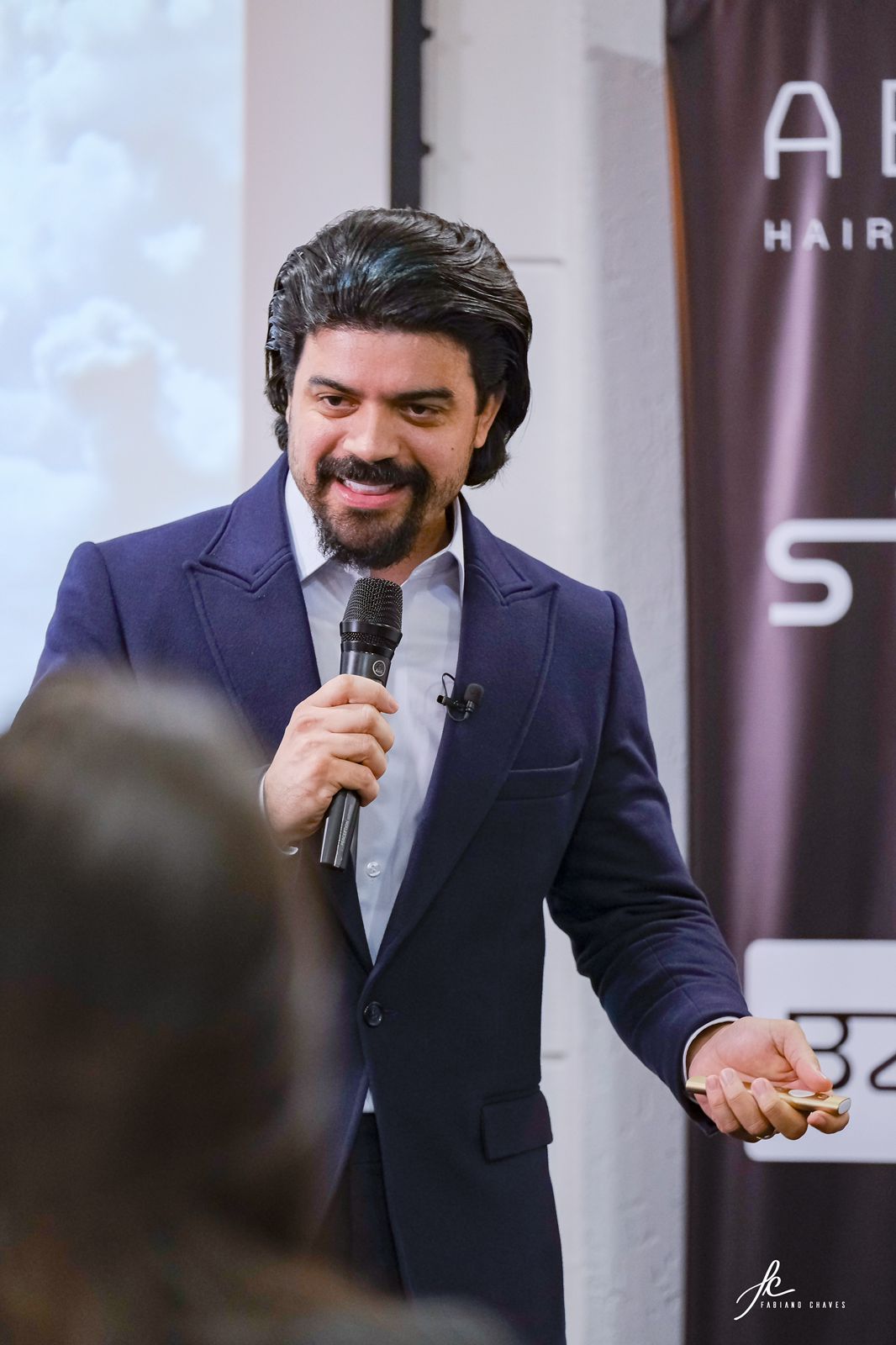 Saiba quem é o Dr. Marcos Mendes, o primeiro médico do mundo a tratar a ...