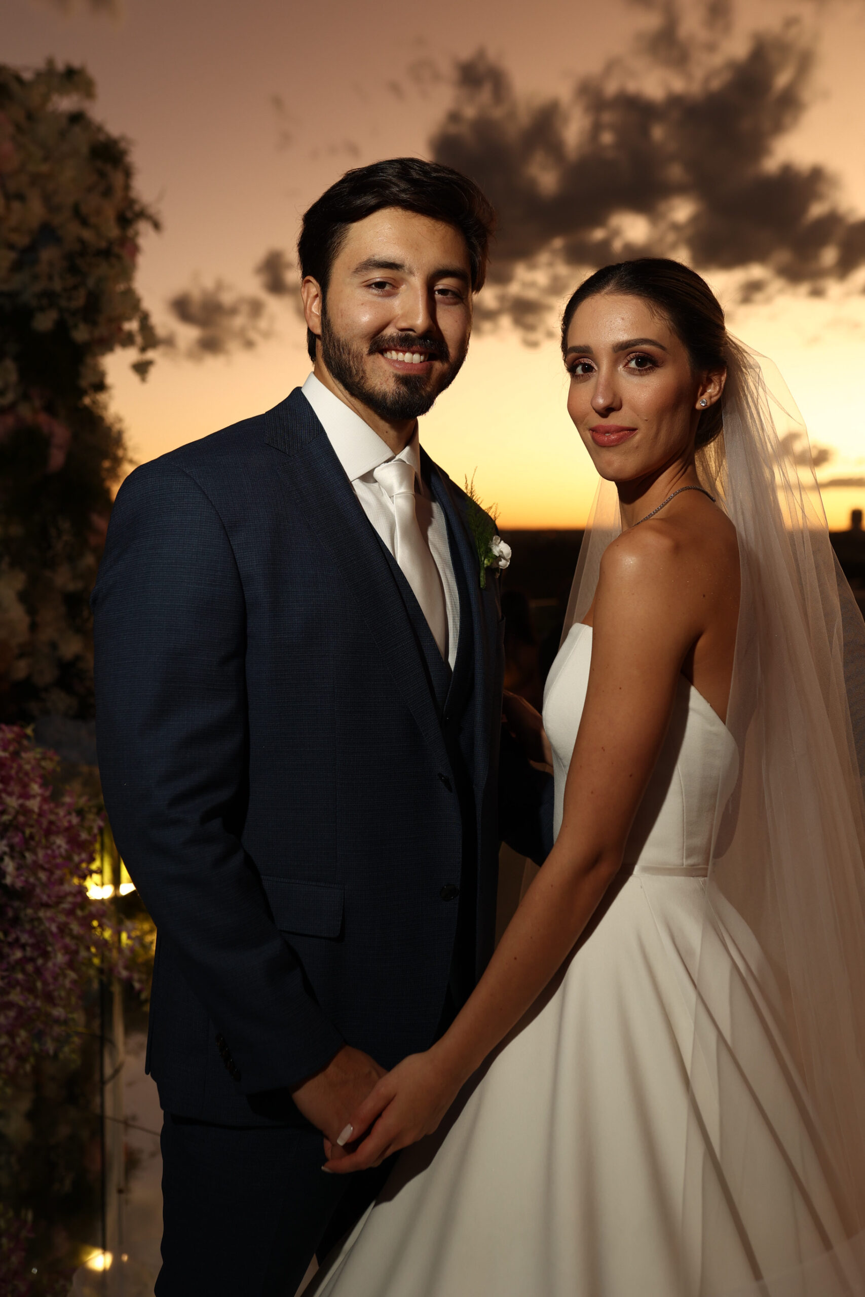 Giovana Suaiden e Edgard Coelho se casam com cerimônia ao pôr do sol em ...