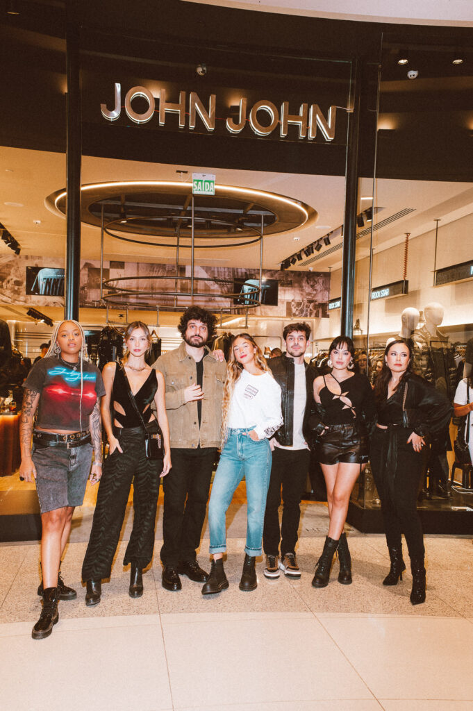 Influenciadores comemoram inauguração de nova loja da John John em Belo ...