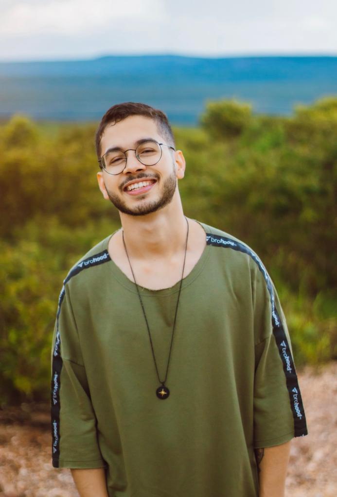 Nathan Carvalho revela a identidade brasileira e o amor em seu novo EP ...