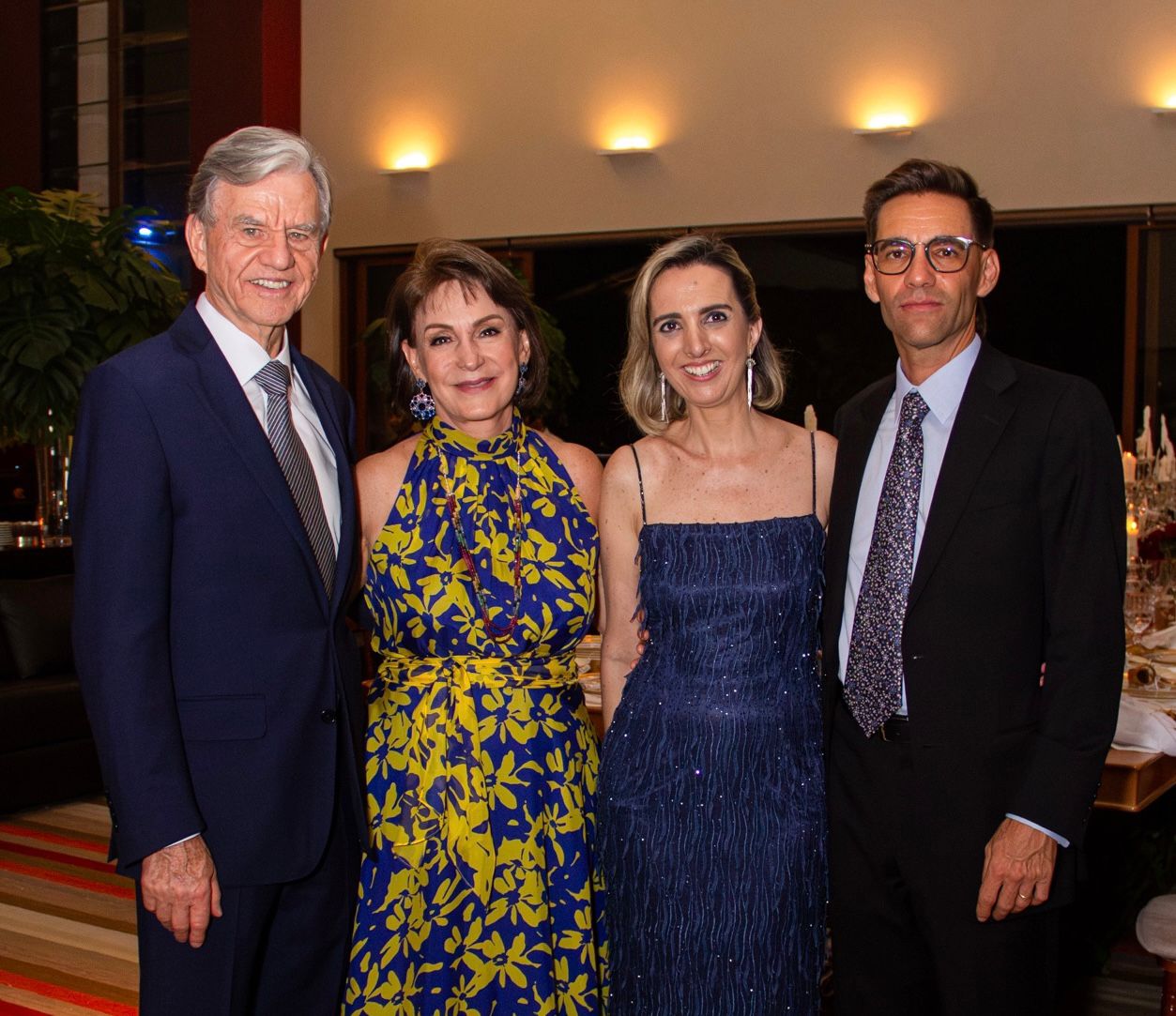 Empresária Elizabeth Amorim e artista plástico Antonio Veronese se ...