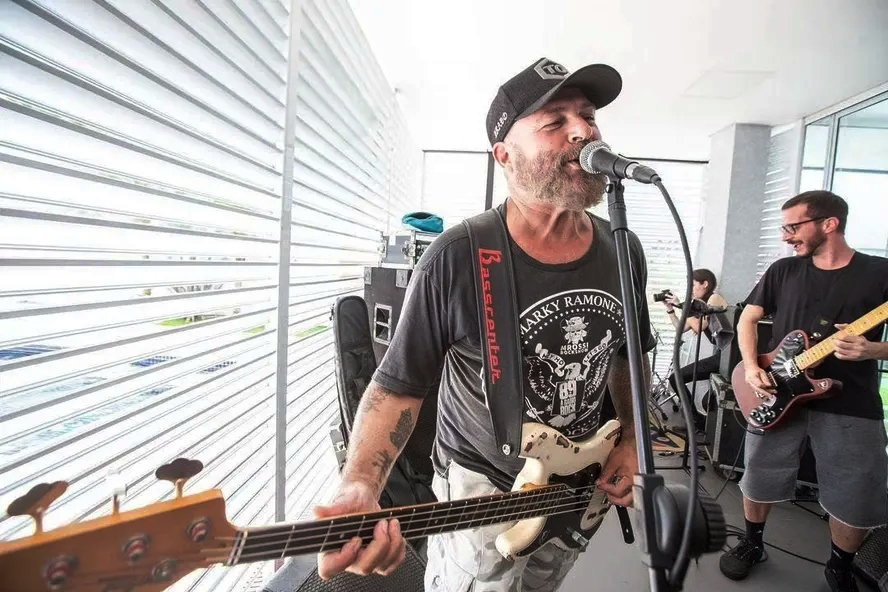 Mingau, do Ultraje a Rigor, é baleado na cabeça, diz vocalista | Jornal ...