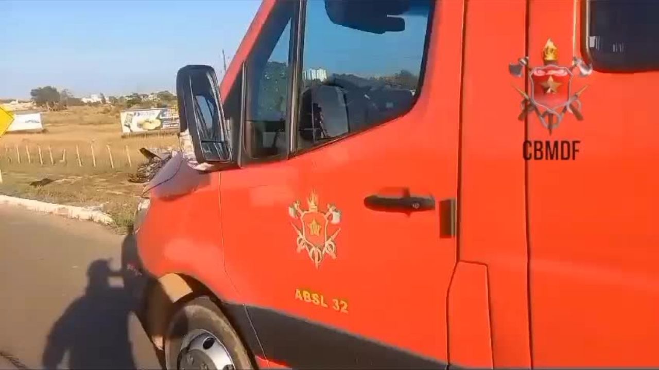 Capotamento de carro deixa três feridos na BR-070 - Jornal de Brasília