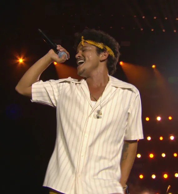 Bruno Mars faz história com show épico na Cidade da Música | Jornal de ...