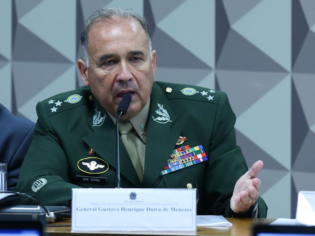 General Dutra nega negligência na retirada de acampamento do QG ...
