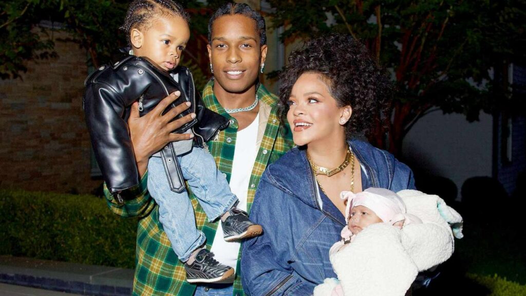 Rihanna e A$AP Rocky mostram segundo filho, Riot Rose, pela primeira ...