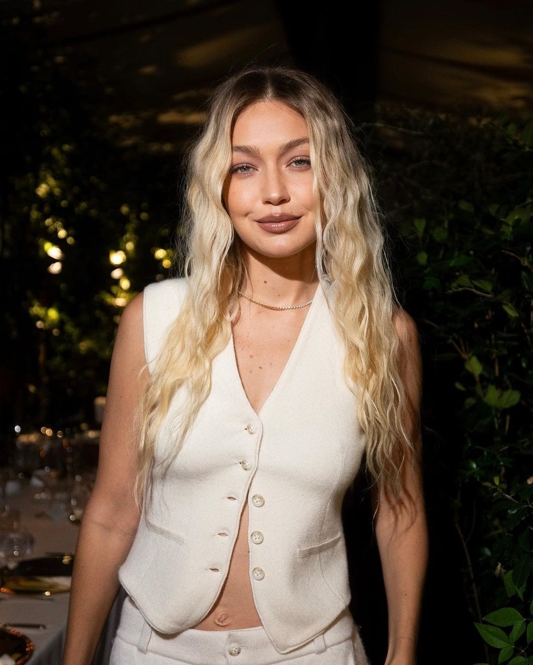 Livia Nunes é convidada por Gigi Hadid para evento exclusivo da Semana ...