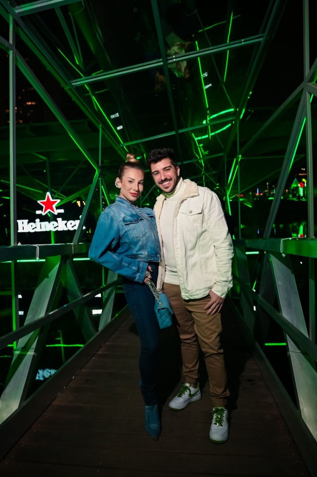 Estrelas brilham na inauguração do Heineken Floating Bar no Rio ...