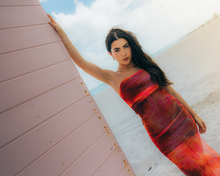 Jade Picon fecha o ano com mais um lançamento de sua marca de roupas ...