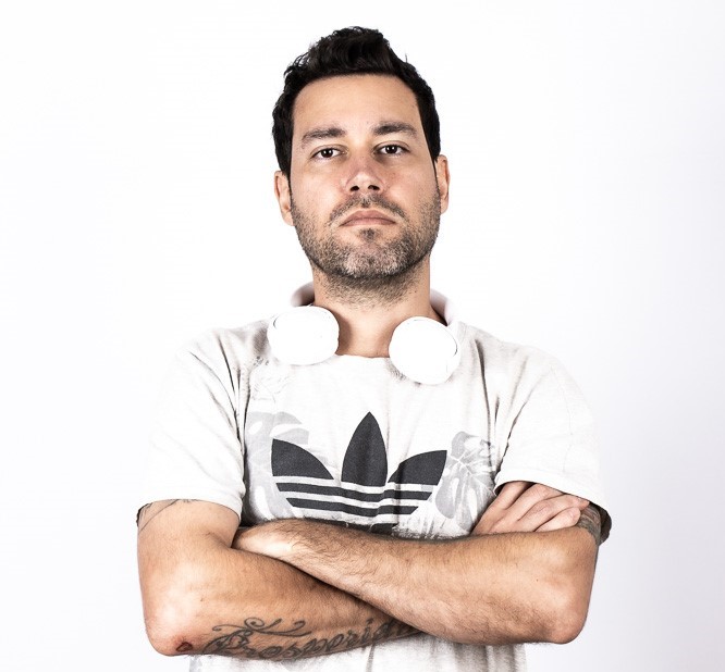 Chamone: O gênio criativo por trás da primeira gravadora digital do ...