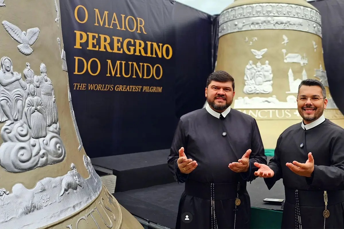 Católicos celebram chegada do maior sino do mundo ao Brasil neste ...