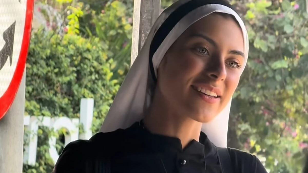 De modelo à freira: conheça irmã Eva, considerada pela web como a ...