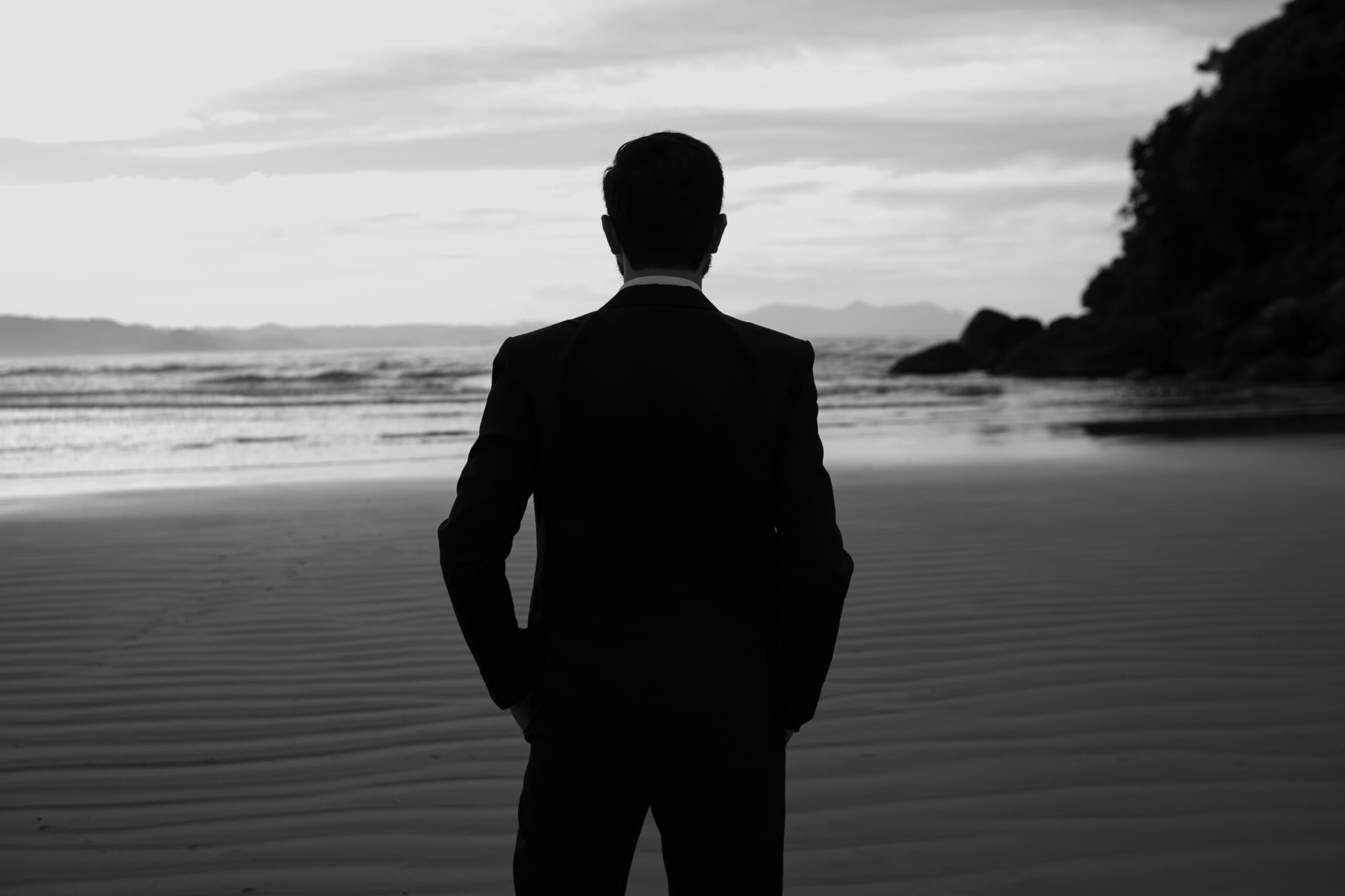 Thalles Luna aposta em sensualidade e estética de cinema no novo clipe ...