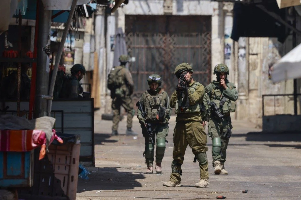 Defesa Civil de Gaza relata 46 mortes por disparos israelenses perto de ...