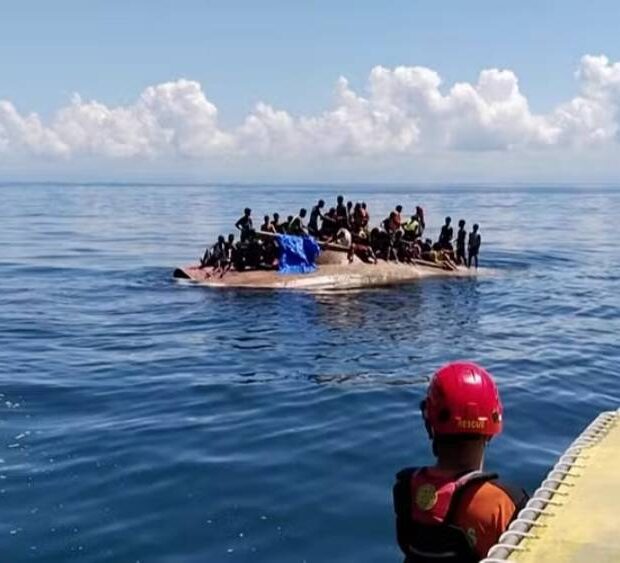 Indonésia: equipes de resgate encontram dezenas de sobreviventes após ...