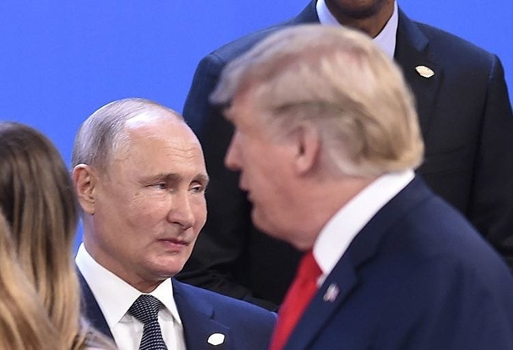 Putin e Trump iniciam telefonema | Jornal de Brasília