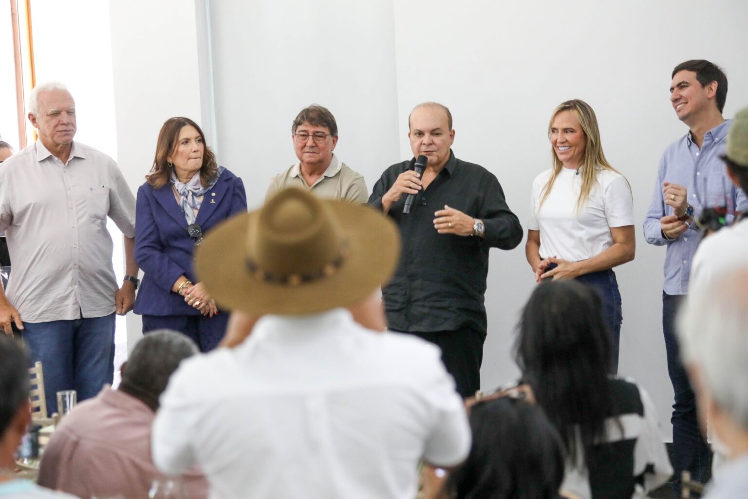 Frei Gilson deixa Ana Castela encantada com mais de 60 mil pessoas no ...