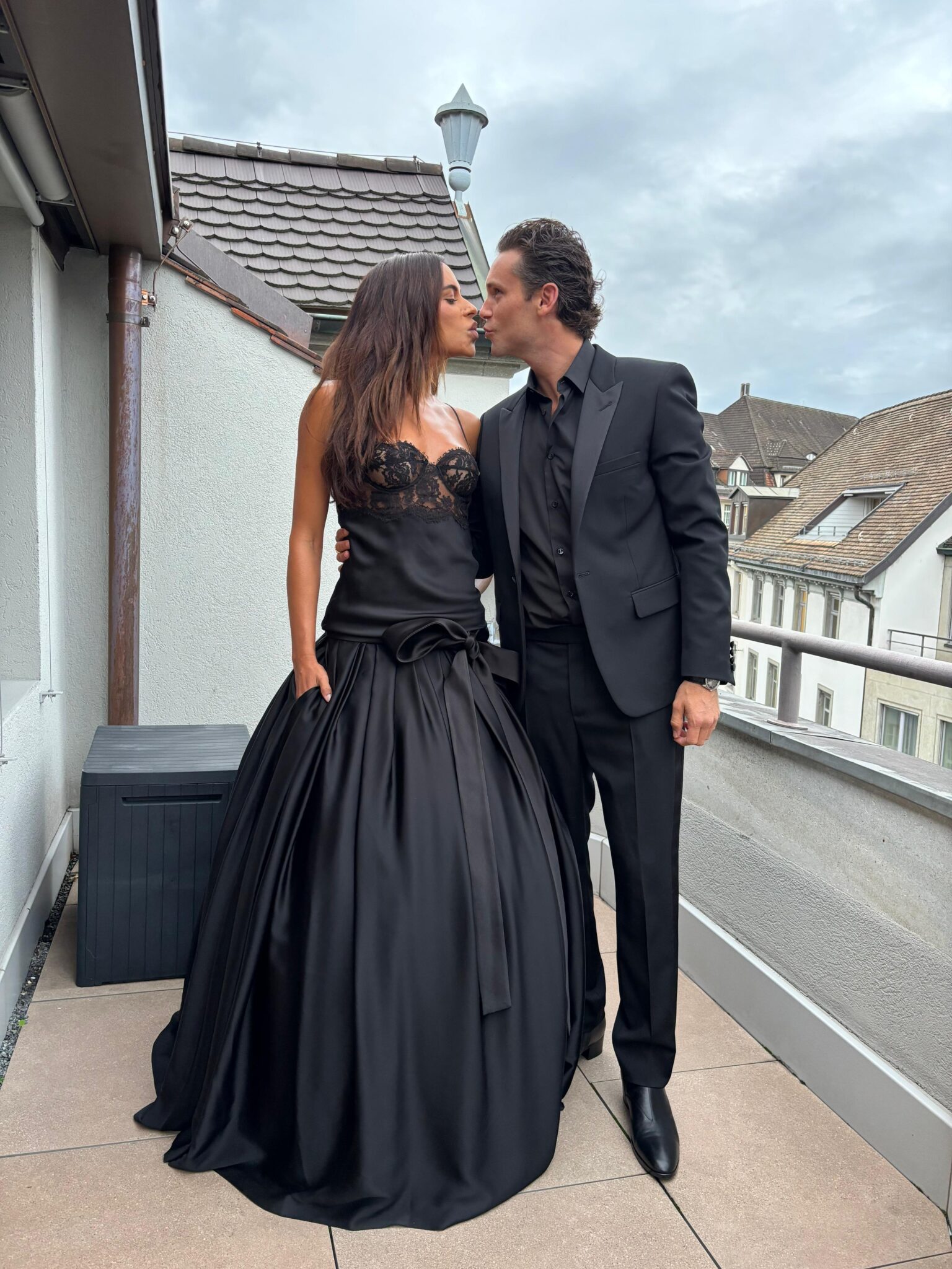 Marina Morena e Bastian Baker brilham no tapete vermelho do Festival de ...