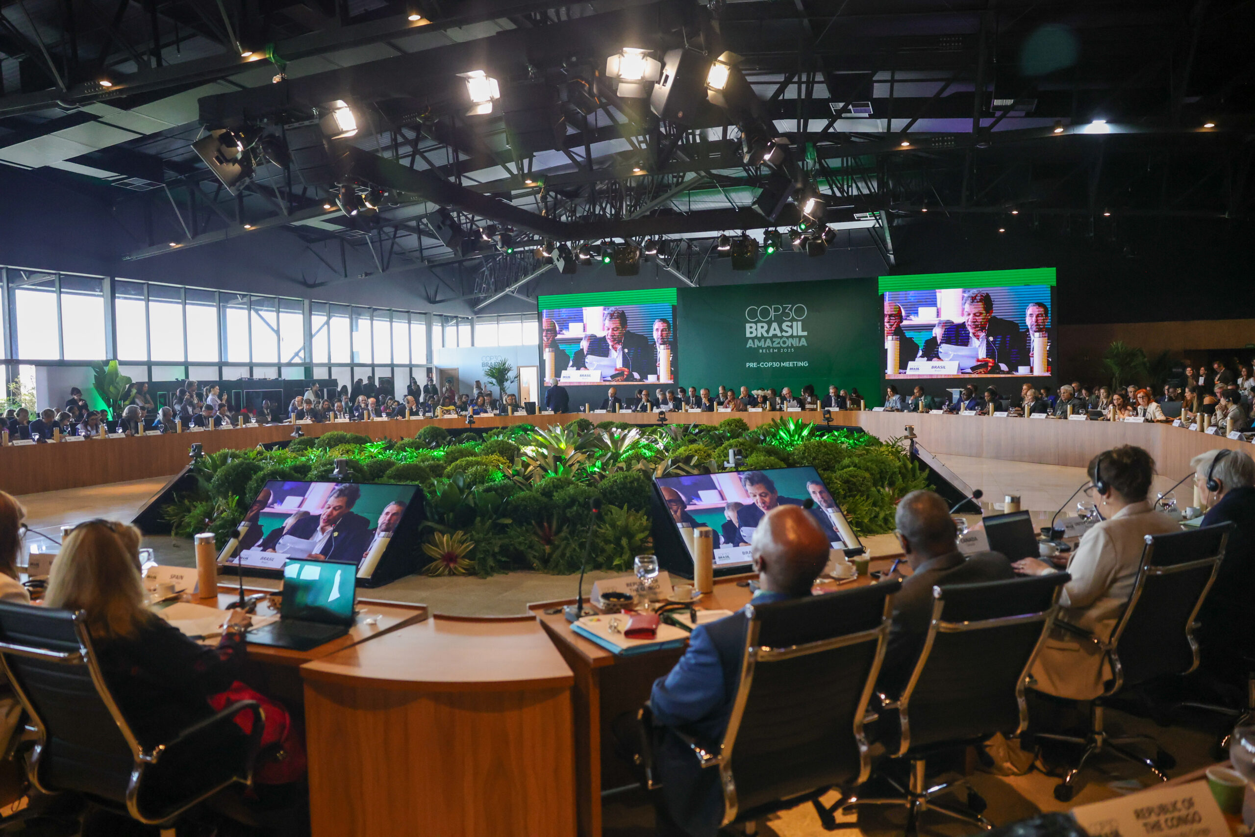 Brasil pressiona por mais recursos e metas ambiciosas na Pré-COP em ...