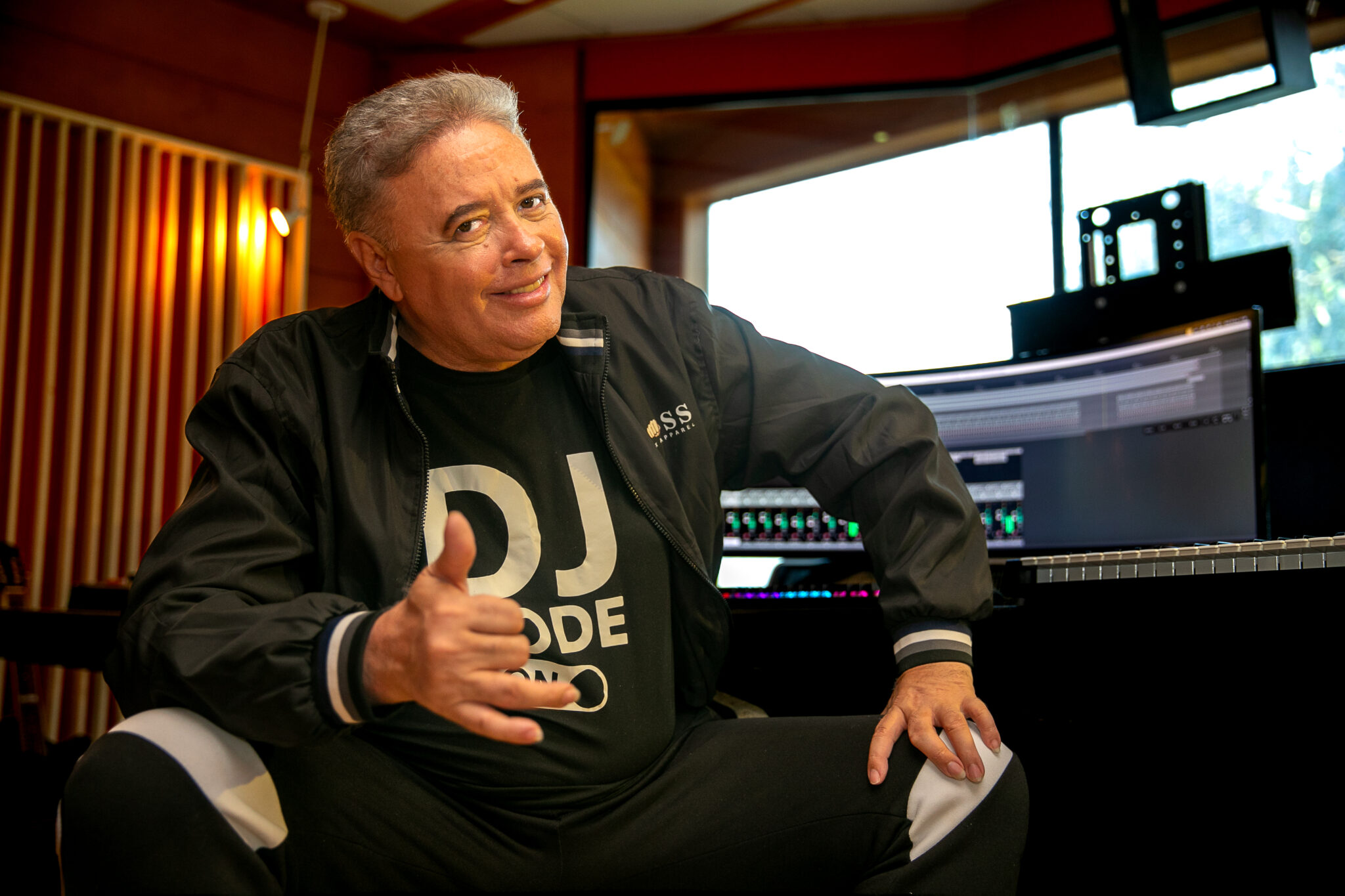 DJ Marlboro celebra legado de Mr. Catra em clipe criado com IA | Jornal ...