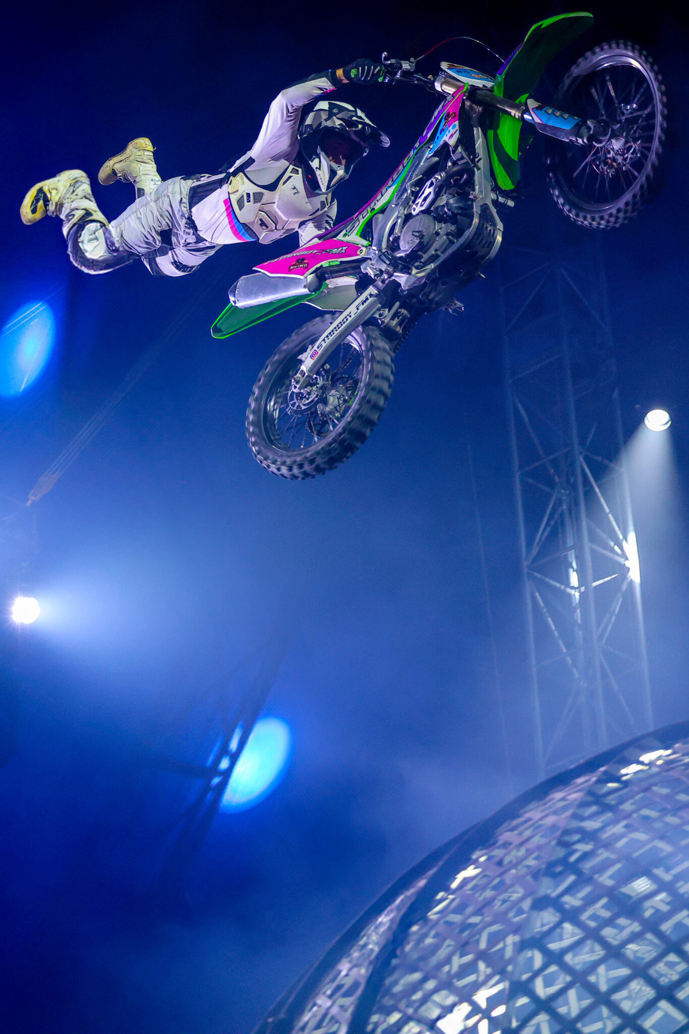 Real Circo chega a Brasília com espetáculo de adrenalina, tecnologia e ...