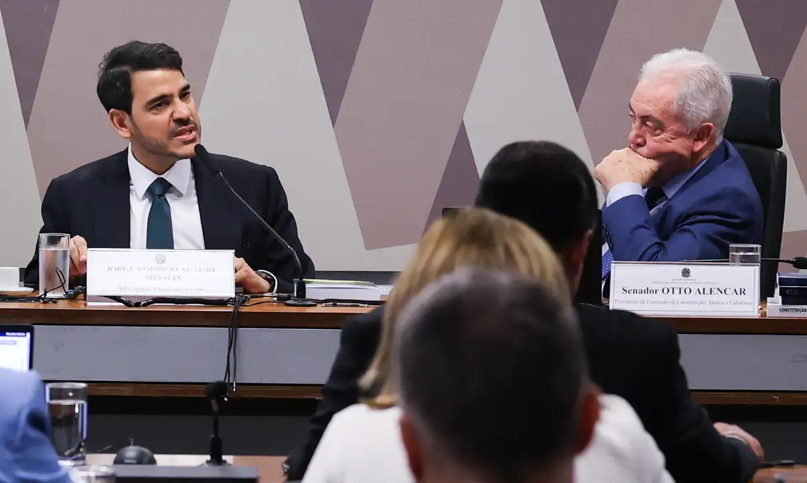 Jorge Messias defende autocontenção e laicidade em sabatina no Senado ...